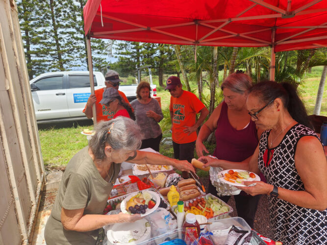 Two Molokai churches lauded for highway cleanups | News, Sports, Jobs ...